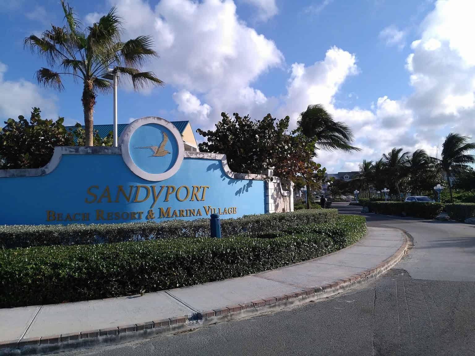 Discover Sandyport Beaches Resort Bahamas - Land Sea Meals (2024)